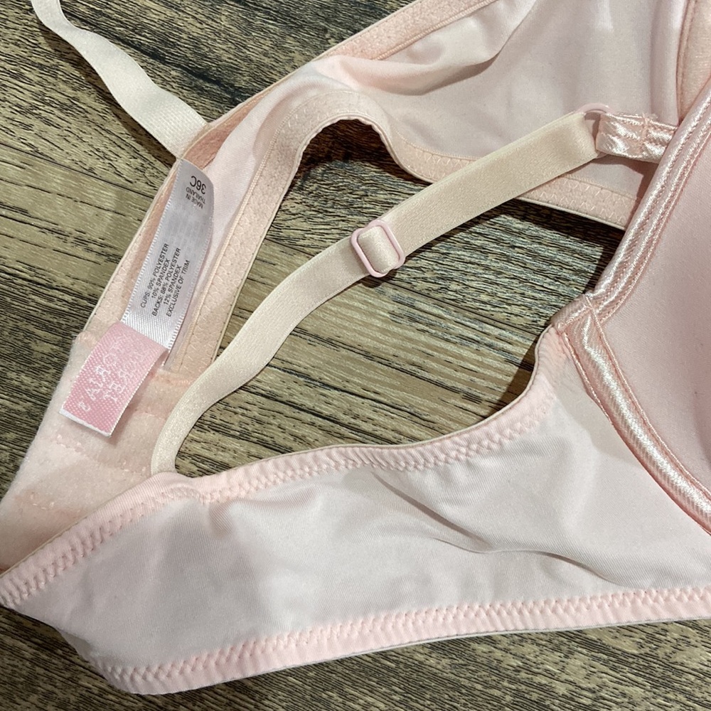 Victoria’s Secret Baby Pink Soft Cup Bra Size 36c - Gem